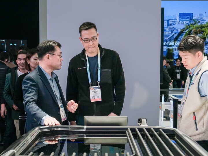 김동선 한화로보틱스 부사장, CES 2024·다보스포럼서 ‘새판 짜기’ 모색