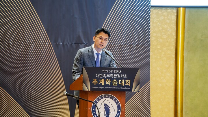 시지바이오, 신제품 ‘듀얼채널 큐라시스2’ 족부 치료 효과 학회서 공개