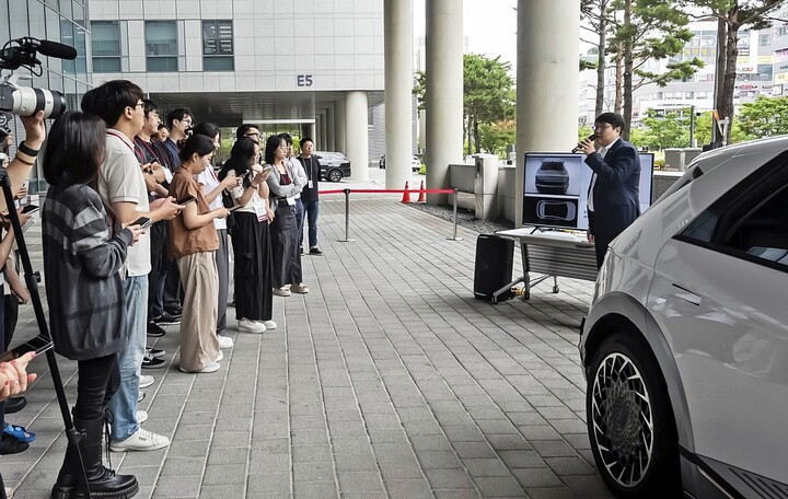 유리창 10cm도 못 속인다···LG이노텍, 초정밀 車 ‘디지털 키’ 시대 예고